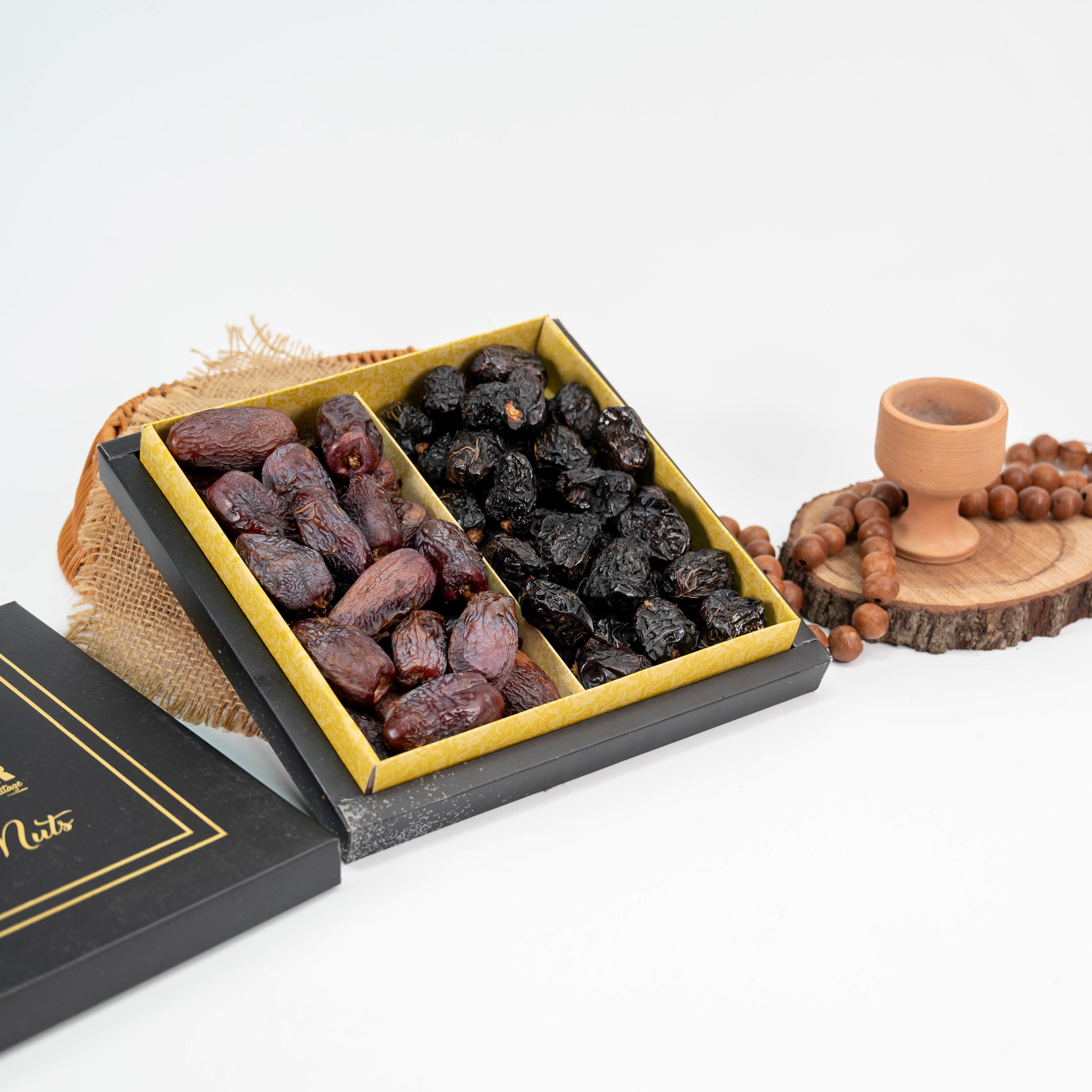 Luxury 1KG Gift Box - Ajwa Special + Amber – Al Ansar Trader